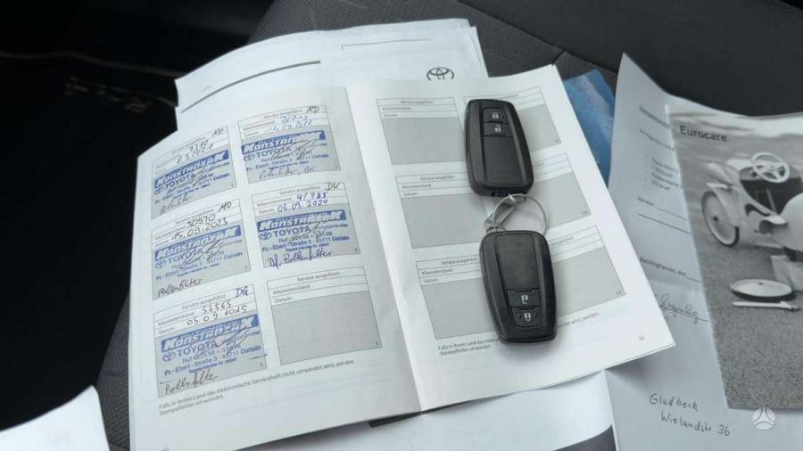 Grey Toyota RAV4 2020 in Telschi, with an engine capacity of 2.49 L and mileage of 61 thousand km for 17750 €, photo 61 on AUTOMOTO.COM.LV