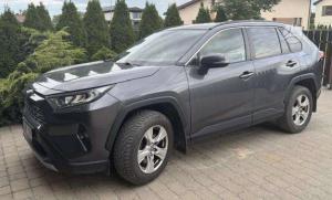 Pelēks Toyota RAV4 2020 Viļņa, ar dzinēja tilpumu 1.99 L un nobraukumu 130 tūkst. km par 22365 €, foto 3 vietnē AUTOMOTO.COM.LV