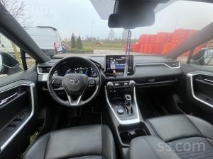 Серый Тойота РАВ 4 2020 в Даугавпилс, объемом двигателя 2.50 л и пробегом 60 тыс. км за 29500 €, фото 12 на AUTOMOTO.COM.LV