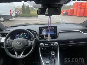 Серый Тойота РАВ 4 2020 в Даугавпилс, объемом двигателя 2.50 л и пробегом 60 тыс. км за 29500 €, фото 14 на AUTOMOTO.COM.LV