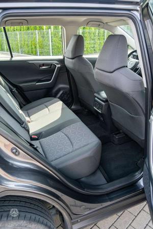 Grey Toyota RAV4 2020 in Marijampole, with an engine capacity of 1.99 L and mileage of 49 thousand km for 23700 €, photo 14 on AUTOMOTO.COM.LV