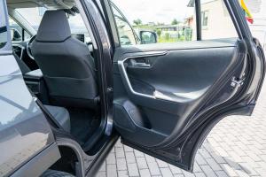 Grey Toyota RAV4 2020 in Marijampole, with an engine capacity of 1.99 L and mileage of 49 thousand km for 23700 €, photo 15 on AUTOMOTO.COM.LV