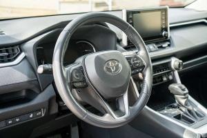 Grey Toyota RAV4 2020 in Marijampole, with an engine capacity of 1.99 L and mileage of 49 thousand km for 23700 €, photo 18 on AUTOMOTO.COM.LV
