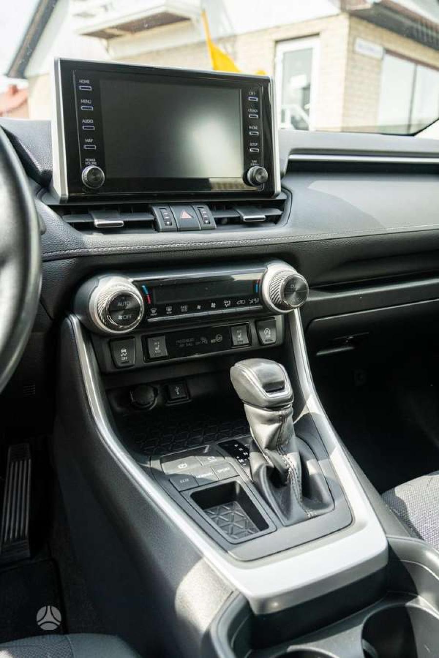 Grey Toyota RAV4 2020 in Marijampole, with an engine capacity of 1.99 L and mileage of 49 thousand km for 23700 €, photo 21 on AUTOMOTO.COM.LV
