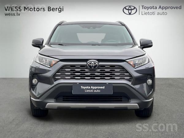 Grey Toyota RAV4 2020 in Riga, with an engine capacity of 2.00 L and mileage of 159 thousand km for 23490 €, photo 5 on AUTOMOTO.COM.LV