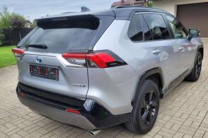 Pelēks Toyota RAV4 2020 Panevēža, ar dzinēja tilpumu 2.50 L un nobraukumu 152 tūkst. km par 24900 €, foto 4 vietnē AUTOMOTO.COM.LV