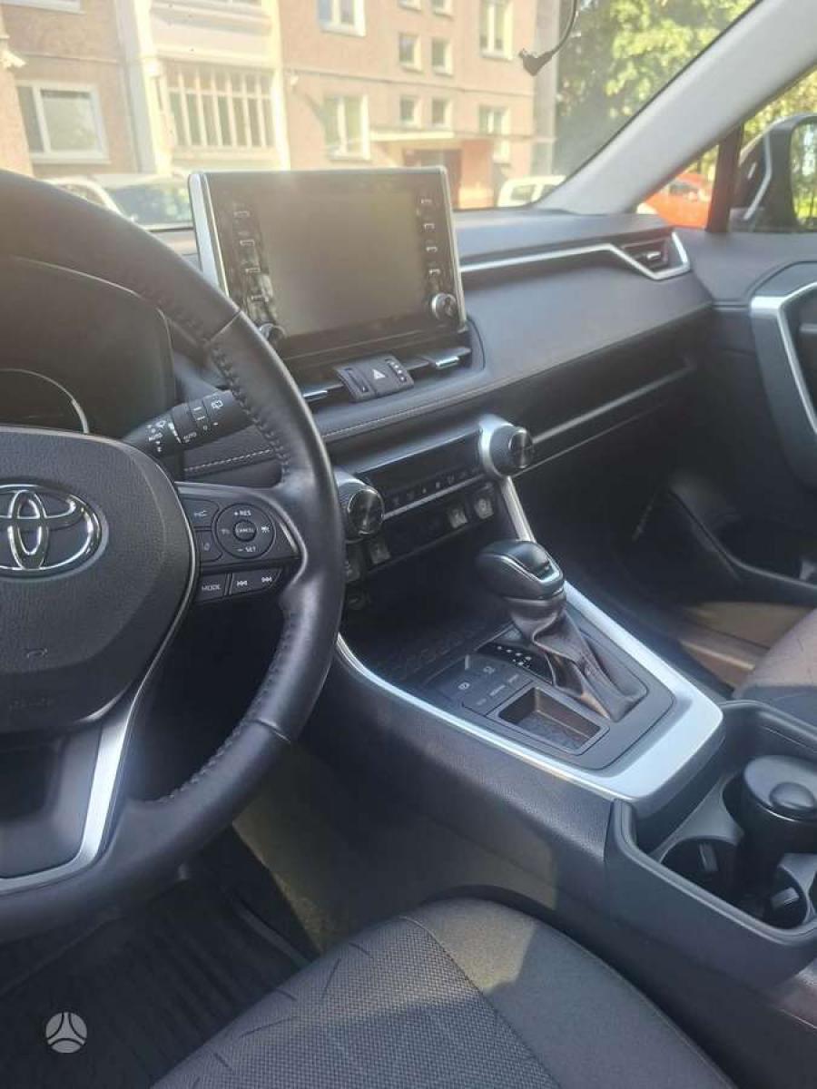 Pelēks Toyota RAV4 2020 Marijampole, ar dzinēja tilpumu 1.99 L un nobraukumu 60 tūkst. km par 21680 €, foto 7 vietnē AUTOMOTO.COM.LV