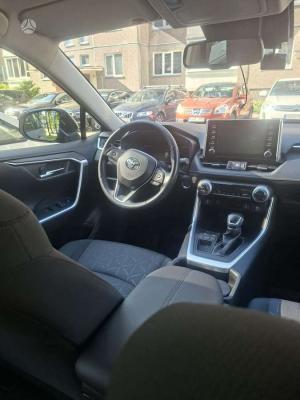 Pelēks Toyota RAV4 2020 Marijampole, ar dzinēja tilpumu 1.99 L un nobraukumu 60 tūkst. km par 21680 €, foto 8 vietnē AUTOMOTO.COM.LV