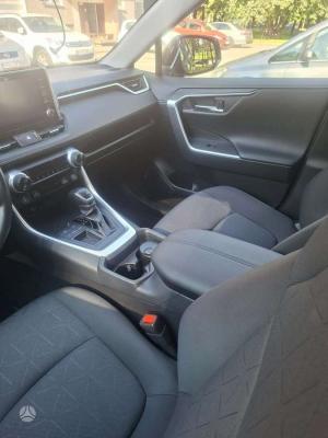 Pelēks Toyota RAV4 2020 Marijampole, ar dzinēja tilpumu 1.99 L un nobraukumu 60 tūkst. km par 21680 €, foto 13 vietnē AUTOMOTO.COM.LV