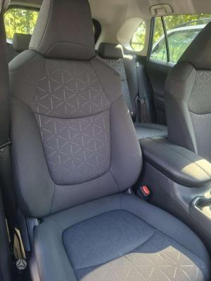 Pelēks Toyota RAV4 2020 Marijampole, ar dzinēja tilpumu 1.99 L un nobraukumu 60 tūkst. km par 21680 €, foto 15 vietnē AUTOMOTO.COM.LV