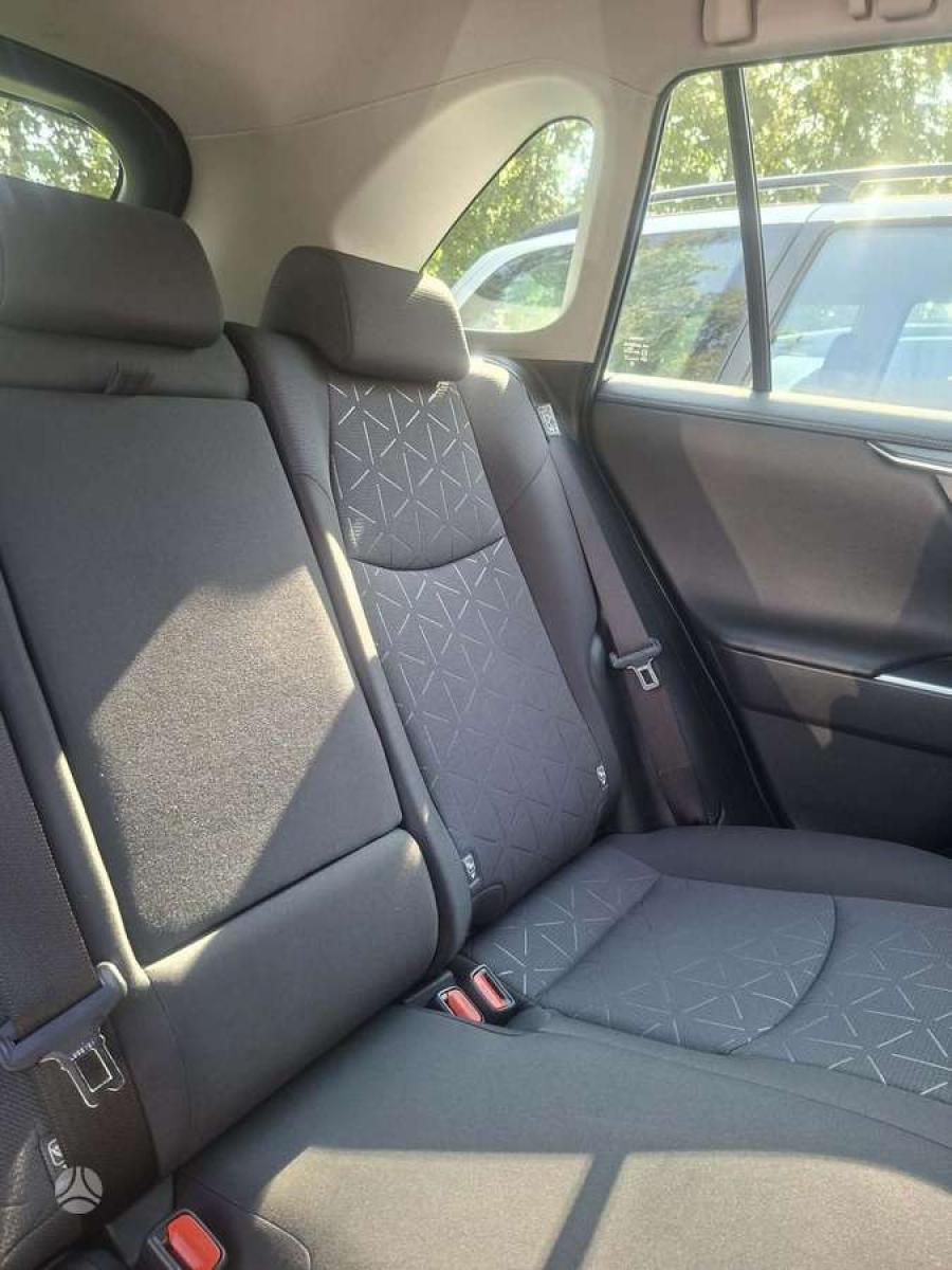 Pelēks Toyota RAV4 2020 Marijampole, ar dzinēja tilpumu 1.99 L un nobraukumu 60 tūkst. km par 21680 €, foto 20 vietnē AUTOMOTO.COM.LV