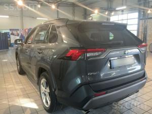 Pelēks Toyota RAV4 2020 Daugavpils, ar dzinēja tilpumu 2.50 L un nobraukumu 56 tūkst. km par 26500 €, foto 5 vietnē AUTOMOTO.COM.LV