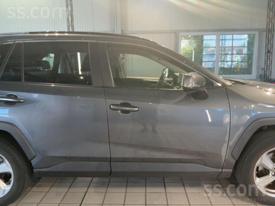 Pelēks Toyota RAV4 2020 Daugavpils, ar dzinēja tilpumu 2.50 L un nobraukumu 56 tūkst. km par 26500 €, foto 7 vietnē AUTOMOTO.COM.LV