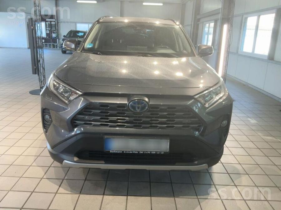 Pelēks Toyota RAV4 2020 Daugavpils, ar dzinēja tilpumu 2.50 L un nobraukumu 56 tūkst. km par 26500 €, foto 9 vietnē AUTOMOTO.COM.LV