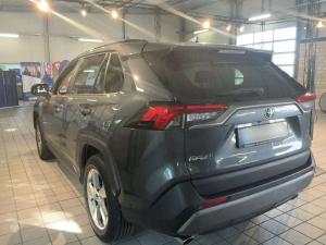 Pelēks Toyota RAV4 2020 Daugavpils, ar dzinēja tilpumu 2.49 L un nobraukumu 56 tūkst. km par 26500 €, foto 4 vietnē AUTOMOTO.COM.LV