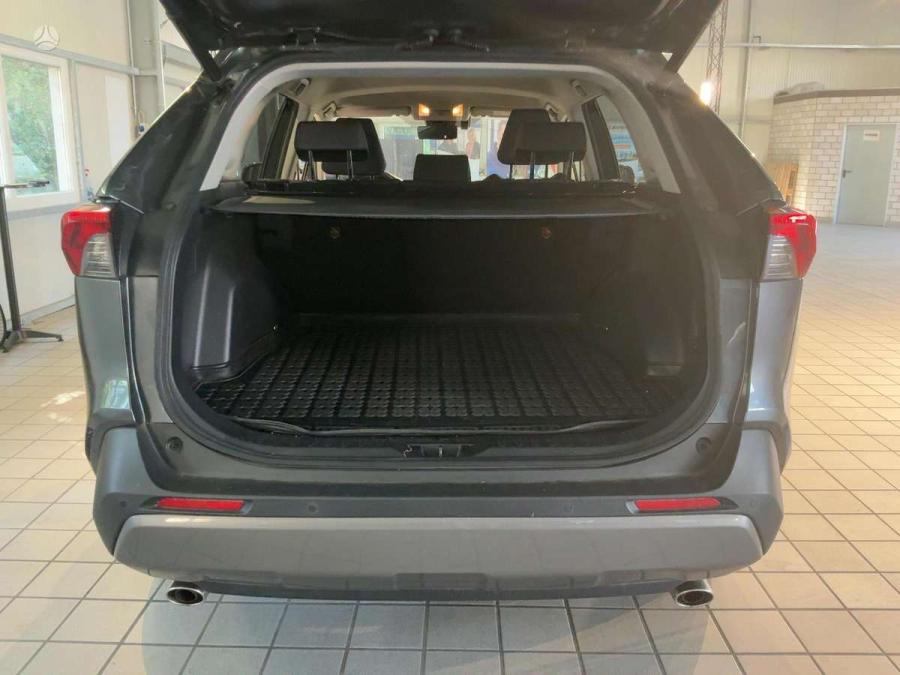 Pelēks Toyota RAV4 2020 Daugavpils, ar dzinēja tilpumu 2.49 L un nobraukumu 56 tūkst. km par 26500 €, foto 10 vietnē AUTOMOTO.COM.LV