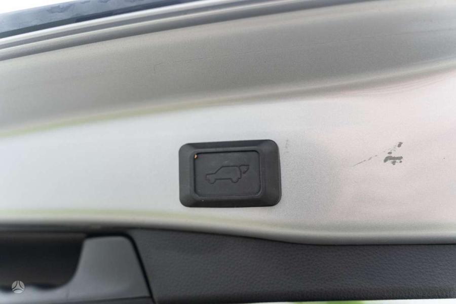 Pelēks Toyota RAV4 2020 Viļņa, ar dzinēja tilpumu 2.49 L un nobraukumu 121 tūkst. km par 24900 €, foto 9 vietnē AUTOMOTO.COM.LV