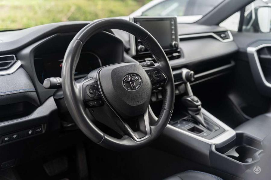 Pelēks Toyota RAV4 2020 Viļņa, ar dzinēja tilpumu 2.49 L un nobraukumu 121 tūkst. km par 24900 €, foto 10 vietnē AUTOMOTO.COM.LV