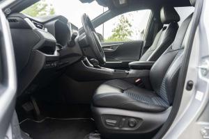 Pelēks Toyota RAV4 2020 Viļņa, ar dzinēja tilpumu 2.49 L un nobraukumu 121 tūkst. km par 24900 €, foto 11 vietnē AUTOMOTO.COM.LV