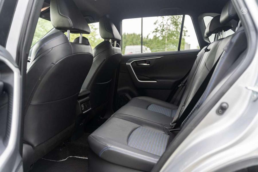 Pelēks Toyota RAV4 2020 Viļņa, ar dzinēja tilpumu 2.49 L un nobraukumu 121 tūkst. km par 24900 €, foto 14 vietnē AUTOMOTO.COM.LV