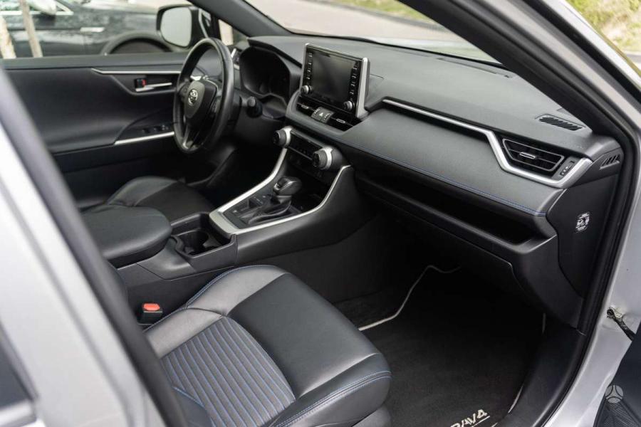 Pelēks Toyota RAV4 2020 Viļņa, ar dzinēja tilpumu 2.49 L un nobraukumu 121 tūkst. km par 24900 €, foto 17 vietnē AUTOMOTO.COM.LV