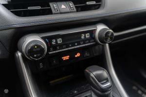 Pelēks Toyota RAV4 2020 Viļņa, ar dzinēja tilpumu 2.49 L un nobraukumu 121 tūkst. km par 24900 €, foto 22 vietnē AUTOMOTO.COM.LV