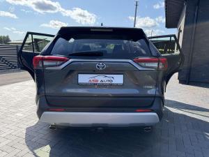 Pelēks Toyota RAV4 2020 Telšiai, ar dzinēja tilpumu 2.49 L un nobraukumu 61 tūkst. km par 25700 €, foto 3 vietnē AUTOMOTO.COM.LV