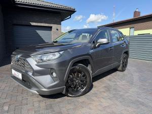 Pelēks Toyota RAV4 2020 Telšiai, ar dzinēja tilpumu 2.49 L un nobraukumu 61 tūkst. km par 25700 €, foto 4 vietnē AUTOMOTO.COM.LV