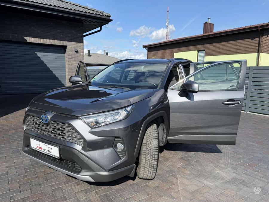 Pelēks Toyota RAV4 2020 Telšiai, ar dzinēja tilpumu 2.49 L un nobraukumu 61 tūkst. km par 25700 €, foto 8 vietnē AUTOMOTO.COM.LV