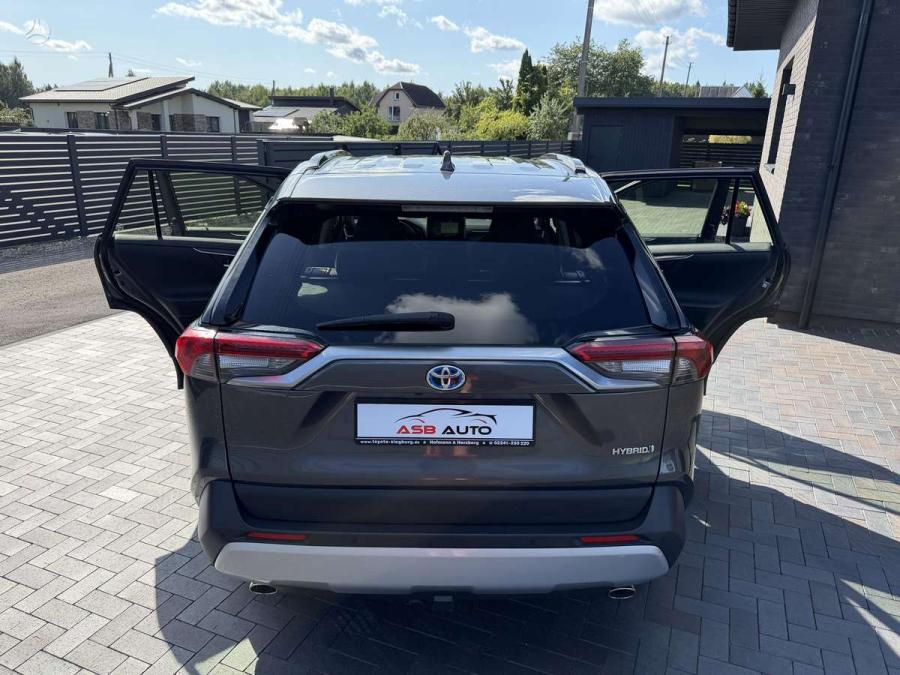 Pelēks Toyota RAV4 2020 Telšiai, ar dzinēja tilpumu 2.49 L un nobraukumu 61 tūkst. km par 25700 €, foto 16 vietnē AUTOMOTO.COM.LV