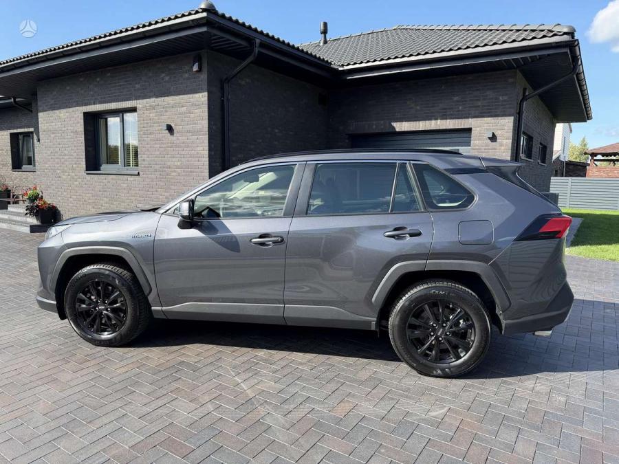 Pelēks Toyota RAV4 2020 Telšiai, ar dzinēja tilpumu 2.49 L un nobraukumu 61 tūkst. km par 25700 €, foto 17 vietnē AUTOMOTO.COM.LV