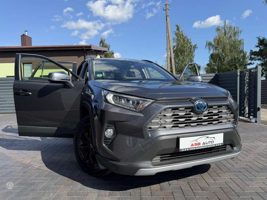 Pelēks Toyota RAV4 2020 Telšiai, ar dzinēja tilpumu 2.49 L un nobraukumu 61 tūkst. km par 25700 €, foto 18 vietnē AUTOMOTO.COM.LV
