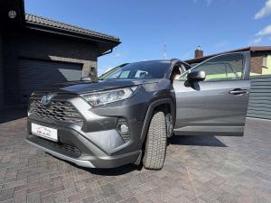 Pelēks Toyota RAV4 2020 Telšiai, ar dzinēja tilpumu 2.49 L un nobraukumu 61 tūkst. km par 25700 €, foto 24 vietnē AUTOMOTO.COM.LV