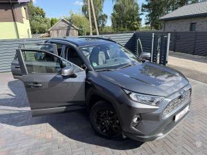 Pelēks Toyota RAV4 2020 Telšiai, ar dzinēja tilpumu 2.49 L un nobraukumu 61 tūkst. km par 25700 €, foto 26 vietnē AUTOMOTO.COM.LV