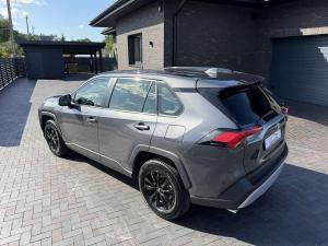Pelēks Toyota RAV4 2020 Telšiai, ar dzinēja tilpumu 2.49 L un nobraukumu 61 tūkst. km par 25700 €, foto 27 vietnē AUTOMOTO.COM.LV