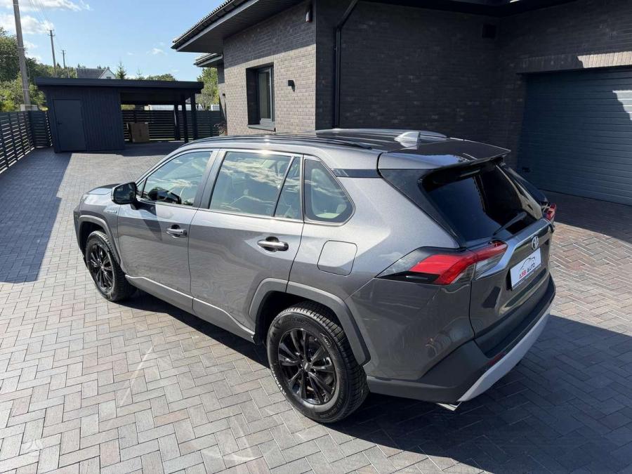 Pelēks Toyota RAV4 2020 Telšiai, ar dzinēja tilpumu 2.49 L un nobraukumu 61 tūkst. km par 25700 €, foto 27 vietnē AUTOMOTO.COM.LV
