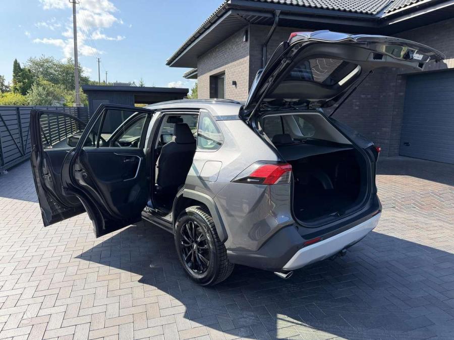 Pelēks Toyota RAV4 2020 Telšiai, ar dzinēja tilpumu 2.49 L un nobraukumu 61 tūkst. km par 25700 €, foto 29 vietnē AUTOMOTO.COM.LV