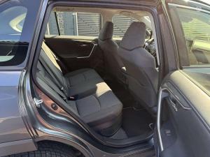 Pelēks Toyota RAV4 2020 Telšiai, ar dzinēja tilpumu 2.49 L un nobraukumu 61 tūkst. km par 25700 €, foto 41 vietnē AUTOMOTO.COM.LV