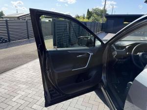 Pelēks Toyota RAV4 2020 Telšiai, ar dzinēja tilpumu 2.49 L un nobraukumu 61 tūkst. km par 25700 €, foto 44 vietnē AUTOMOTO.COM.LV