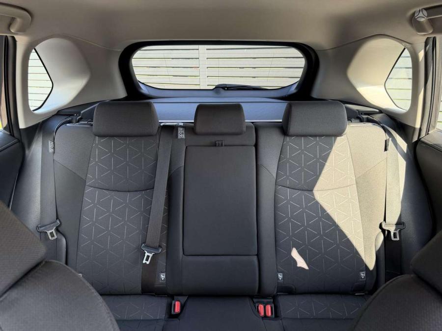 Pelēks Toyota RAV4 2020 Telšiai, ar dzinēja tilpumu 2.49 L un nobraukumu 61 tūkst. km par 25700 €, foto 49 vietnē AUTOMOTO.COM.LV