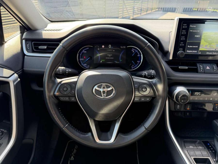 Pelēks Toyota RAV4 2020 Telšiai, ar dzinēja tilpumu 2.49 L un nobraukumu 61 tūkst. km par 25700 €, foto 54 vietnē AUTOMOTO.COM.LV