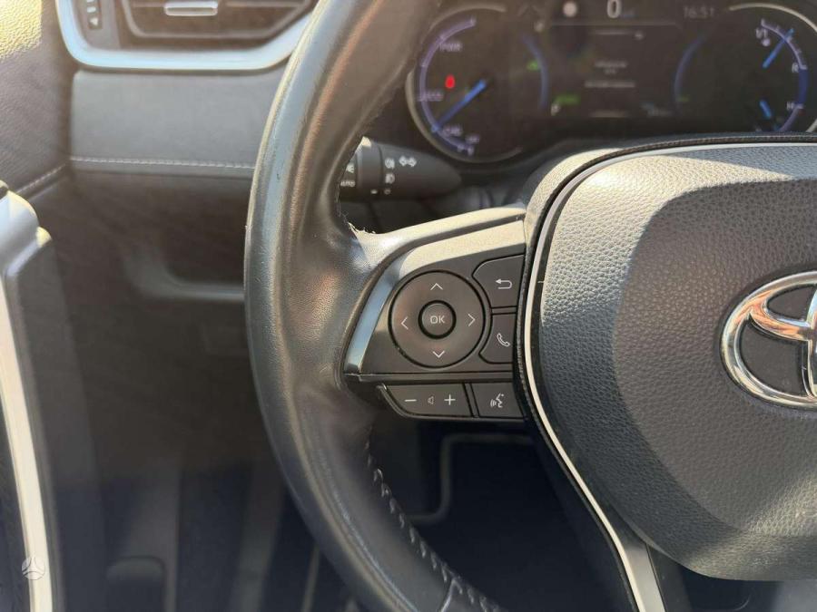 Pelēks Toyota RAV4 2020 Telšiai, ar dzinēja tilpumu 2.49 L un nobraukumu 61 tūkst. km par 25700 €, foto 58 vietnē AUTOMOTO.COM.LV