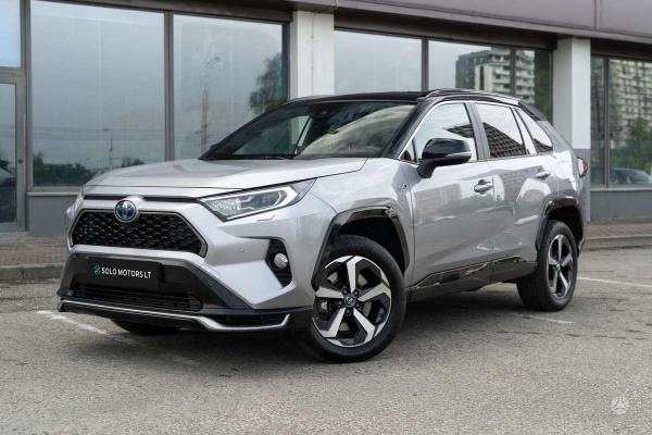 Pelēks Toyota RAV4 2020 Viļņa, ar dzinēja tilpumu 2.49 L un nobraukumu 140 tūkst. km par 29800 €, foto 1 vietnē AUTOMOTO.COM.LV