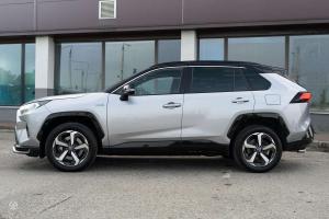 Grey Toyota RAV4 2020 in Vilnius, with an engine capacity of 2.49 L and mileage of 140 thousand km for 29800 €, photo 3 on AUTOMOTO.COM.LV