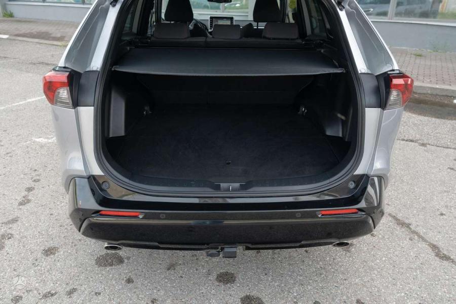 Grey Toyota RAV4 2020 in Vilnius, with an engine capacity of 2.49 L and mileage of 140 thousand km for 29800 €, photo 14 on AUTOMOTO.COM.LV