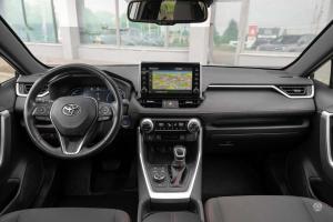 Grey Toyota RAV4 2020 in Vilnius, with an engine capacity of 2.49 L and mileage of 140 thousand km for 29800 €, photo 17 on AUTOMOTO.COM.LV