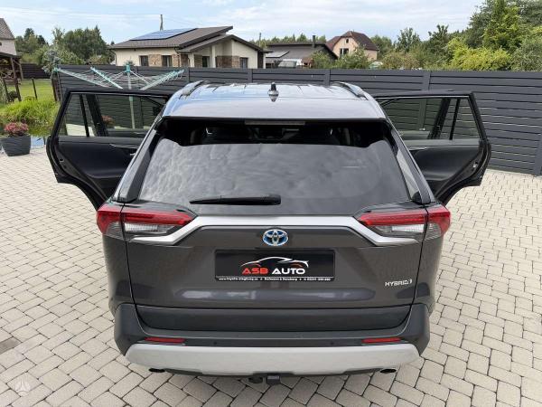 Pelēks Toyota RAV4 2020 Telšiai, ar dzinēja tilpumu 2.49 L un nobraukumu 61 tūkst. km par 25750 €, foto 10 vietnē AUTOMOTO.COM.LV