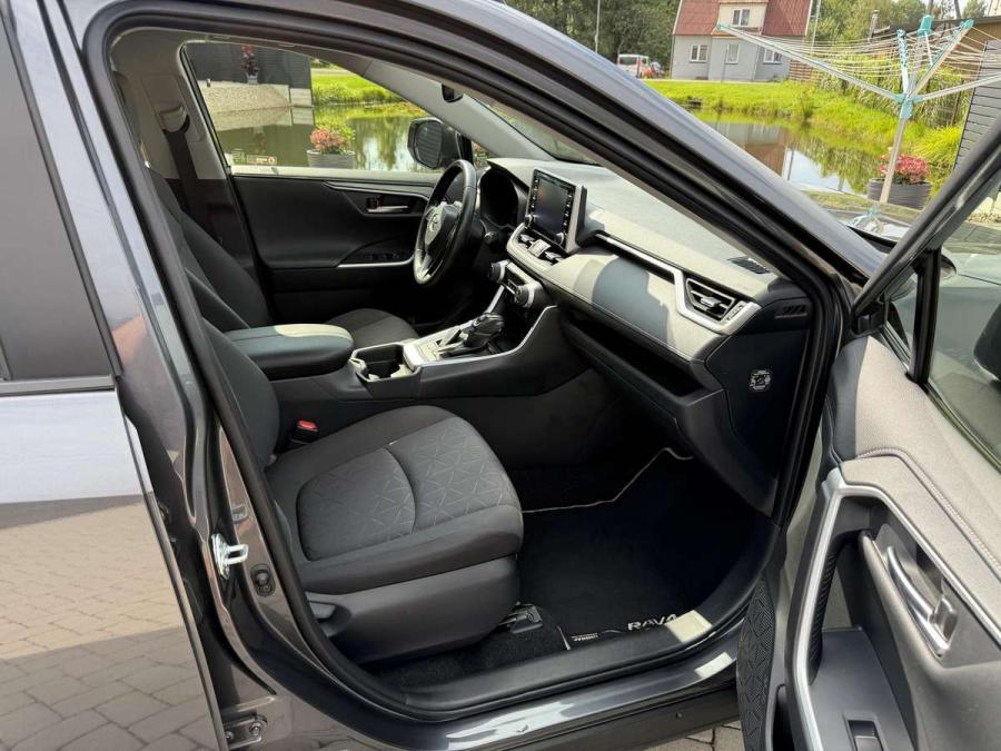 Серый Тойота РАВ 4 2020 в Тельшяй, объемом двигателя 2.49 л и пробегом 61 тыс. км за 25750 €, фото 40 на AUTOMOTO.COM.LV