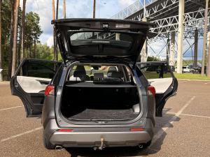 Grey Toyota RAV4 2020 in Druskininkai, with an engine capacity of 2.49 L and mileage of 104 thousand km for 31500 €, photo 7 on AUTOMOTO.COM.LV