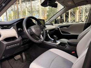 Grey Toyota RAV4 2020 in Druskininkai, with an engine capacity of 2.49 L and mileage of 104 thousand km for 31500 €, photo 13 on AUTOMOTO.COM.LV